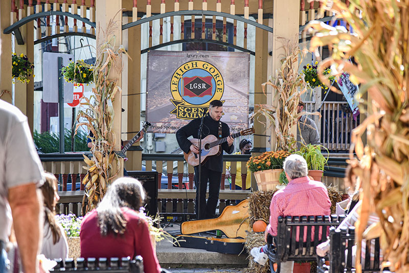 Jim Thorpe Fall Foliage Festival Guide | NEPA Fairs & Festivals